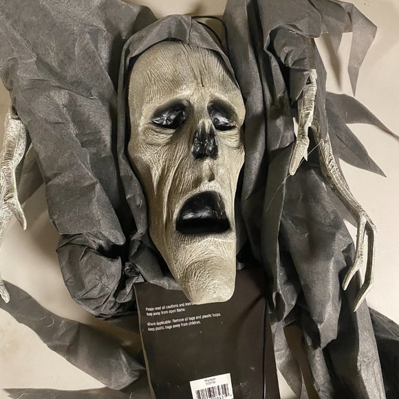 Party Supplies | Animated Halloween Lifesized Prop Hanging Phantom ...